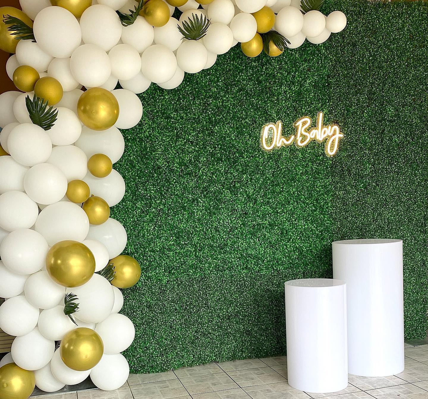 Grass Rectangular backdrop half balloons arch and cylinder(s) | Orlando ...